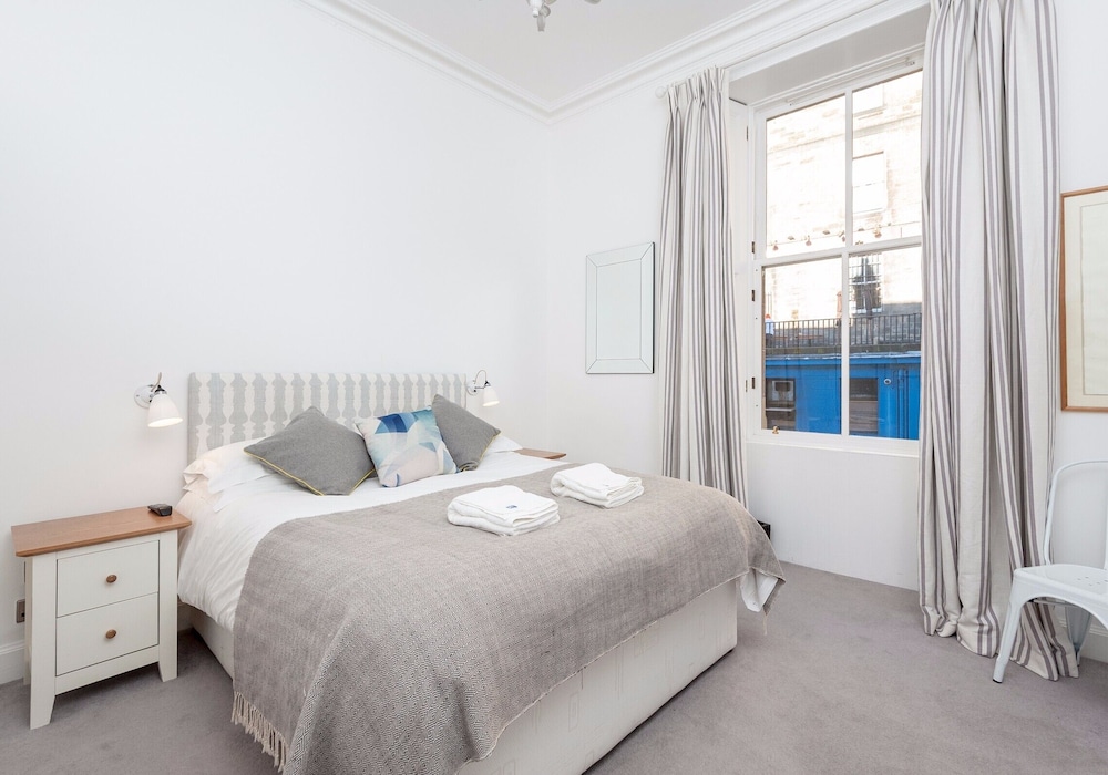 Wonderful 1 Bedroom + Sofabed In The Heart Of The Old Town - Leith