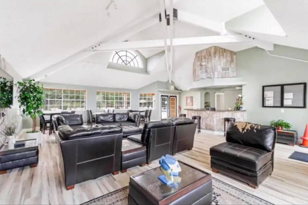 Sw40 - 3 Bedroom Tropical Oasis Near Attractions - Florida