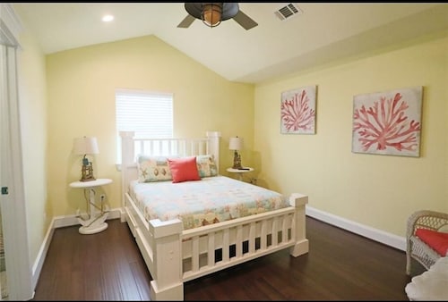 Spectacular Beach House Just Steps Away From The Sand! - Surfside Beach, TX