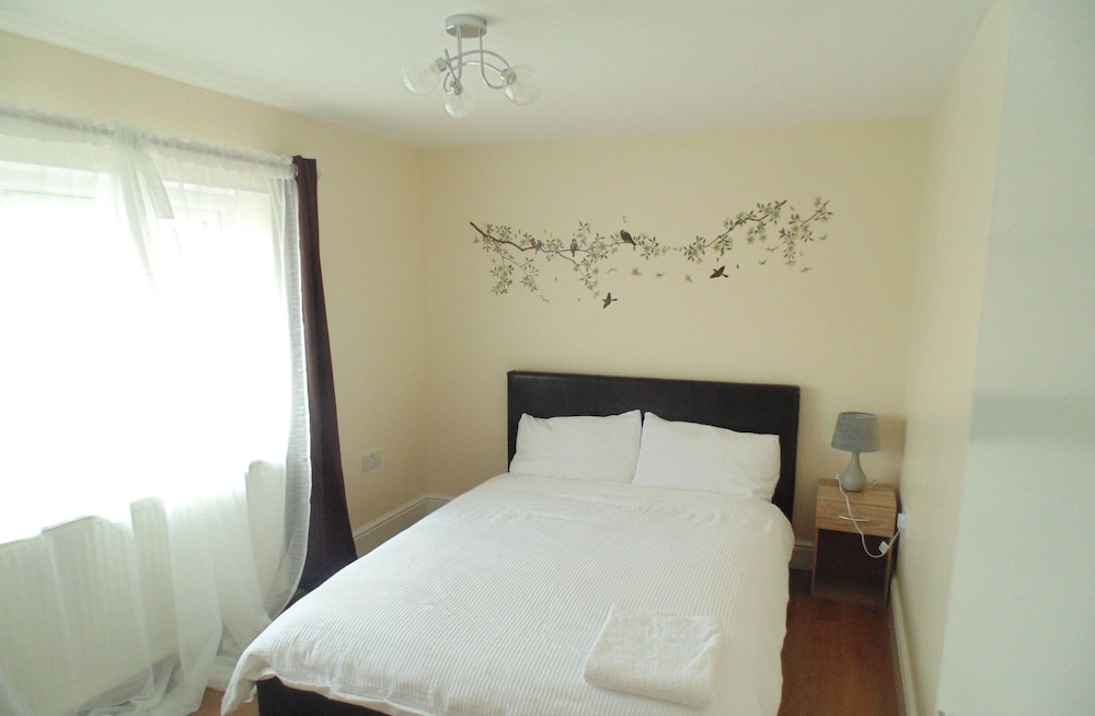 Modern Brand New Apartment - Barking