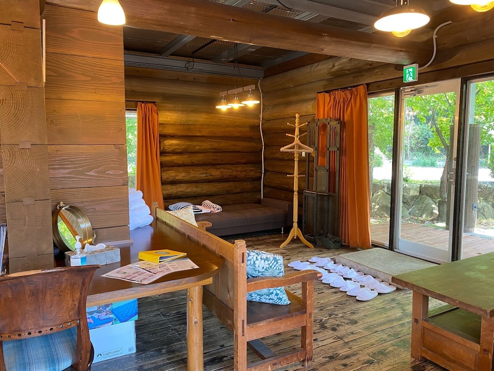 A Log House That Can Be Reserved For One Building / Sakaide Kagawa - 일본