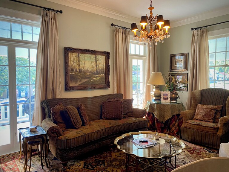 The White House - Texarkana, TX