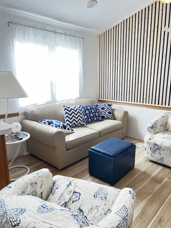 2 Bed, 2 Bath Home Located In Popular Resort With Pool. Near Siesta Key Beach - Siesta Key, FL