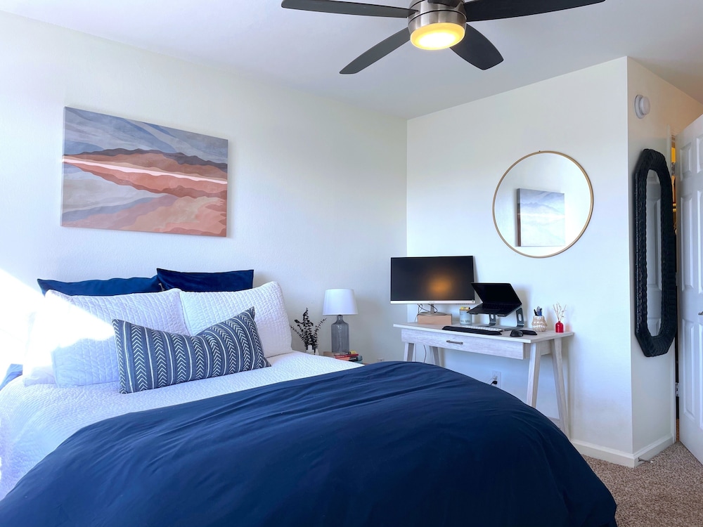 Artfully Designed Flat With Penthouse Views - Folsom, CA