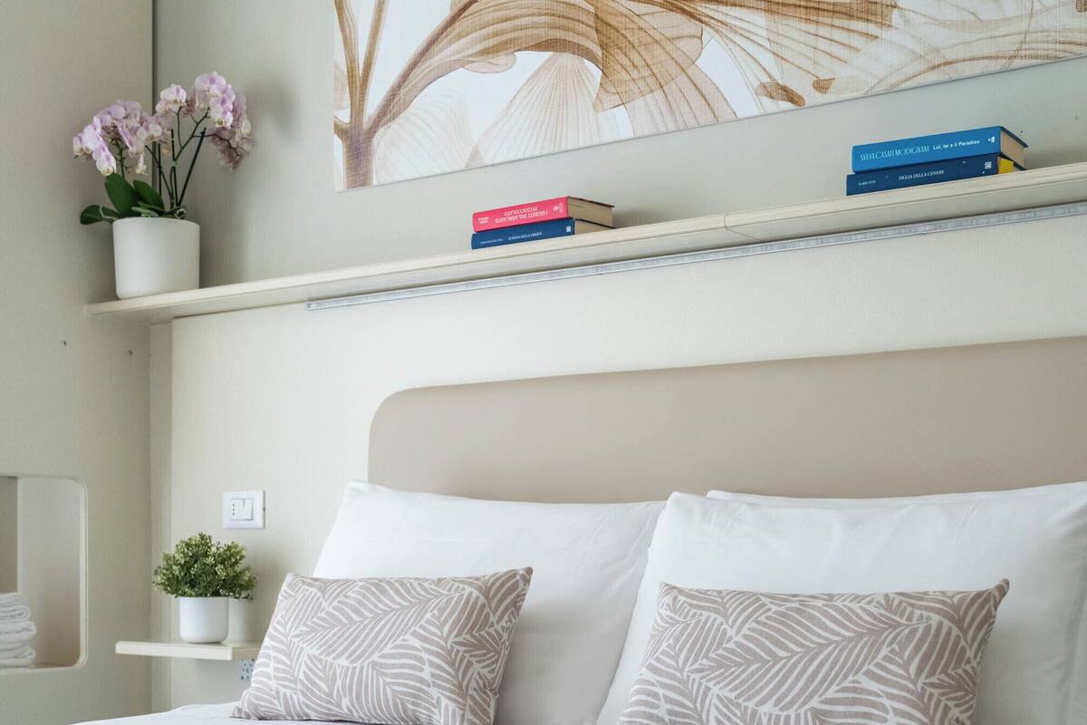 Quarto Familiar | Cofre no quarto, secretária