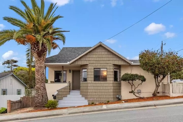 Bay View Cottage 4/10 Mile From The Waterfront - 海濱