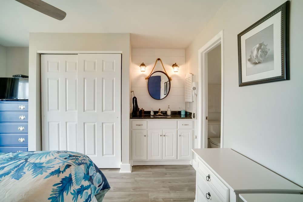 Beachfront Condo W/ 3 Pools On St Helena Island! - Harbor Island, SC