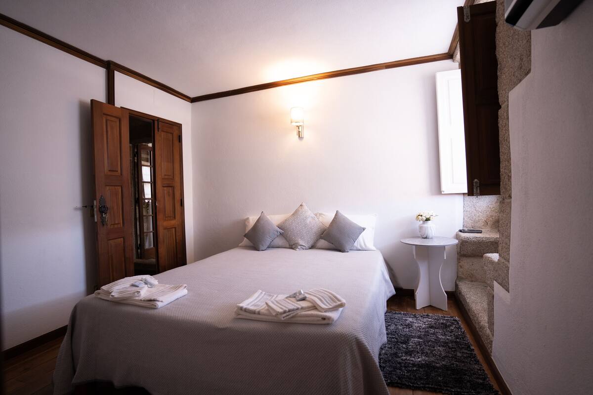 Quarto casal tradicional | Wi-Fi de cortesia, individualmente mobiliados
