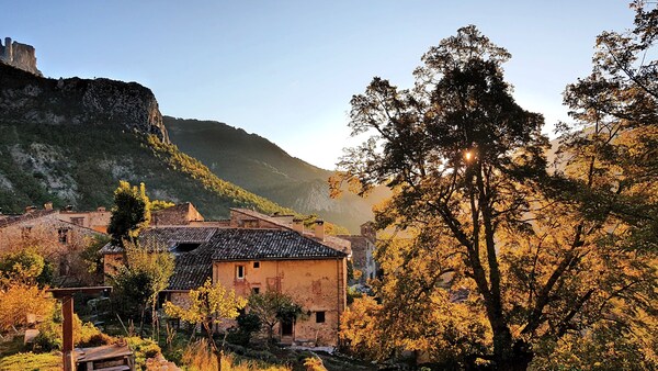 The Ideal Location To Explore The Verdon,  Studio  & Private Rooms With Bathroom - Castellane