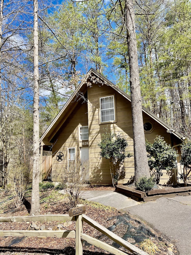 Beary Charming - Gatlinburg, TN