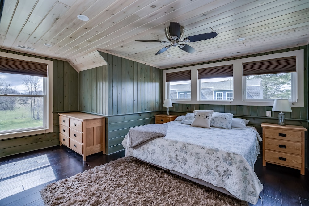 Spacious Barndominium With River View And Steps From State Park - Clayton, NY