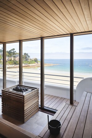 Sala(s) para tratamentos a casais, sauna, banheira de hidromassagem 