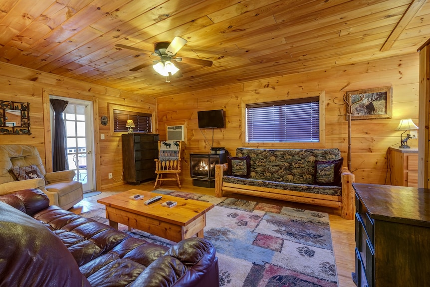 *Must See* Cobb Creek Cabins At The Historic Cobb Family Estate - 墨菲