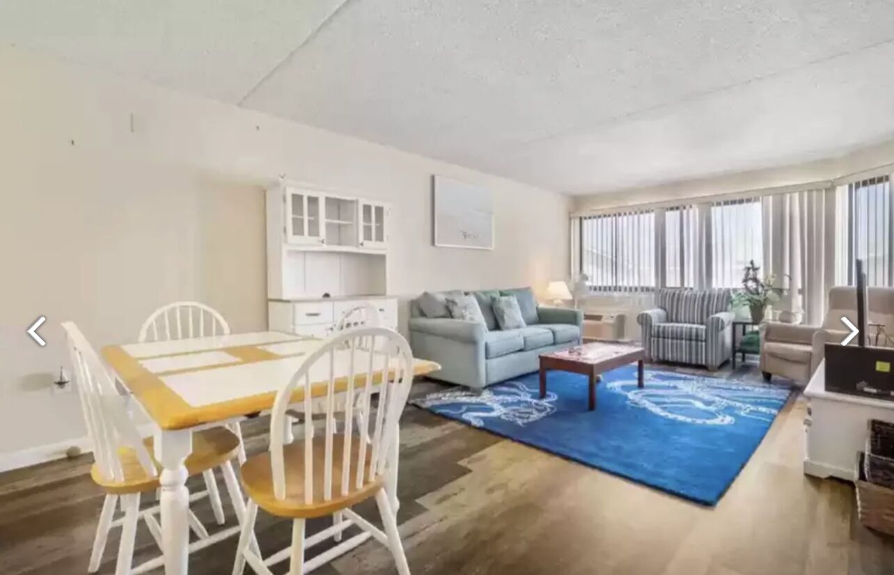 Beachfront Condo!! Pet Friendly! 2 Bed, 2 Bath - Atlantic City, NJ
