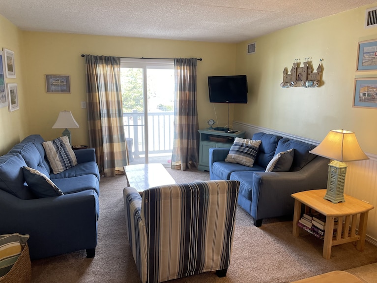 2br Condo W/pool & Hot Tub -- Steps From The Beach And Boardwalk - New Jersey