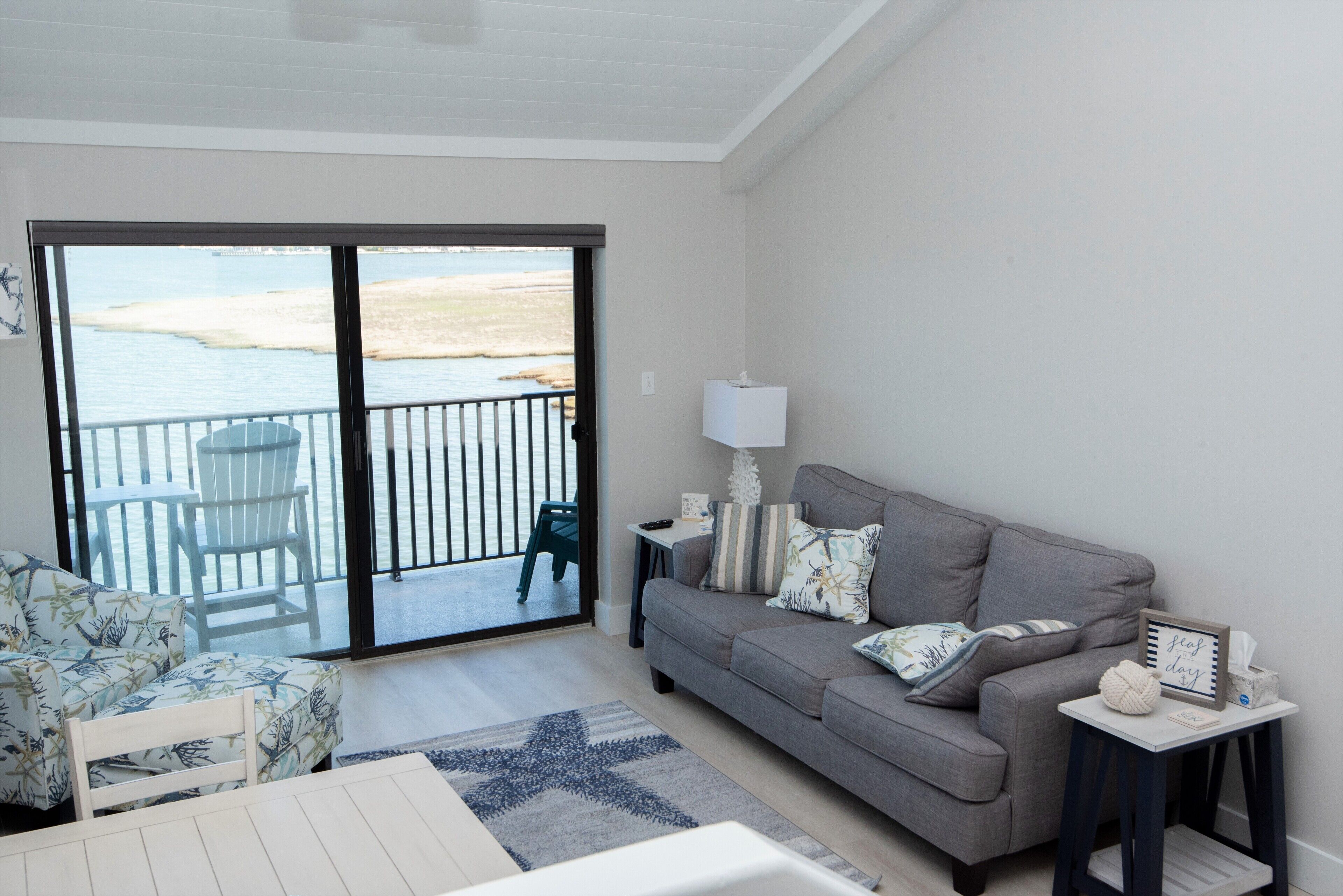 Beautiful View Of The Bay, 2 Bedroom Condo, Sleeps 6 - Ocean Pines, MD