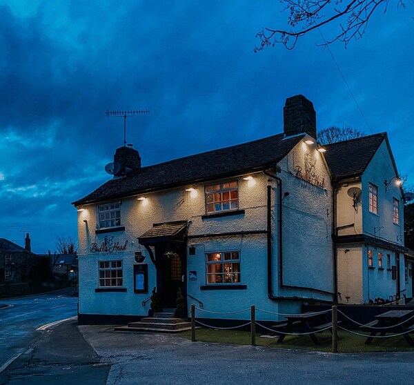 Bulls Head - Holymoorside - Chesterfield