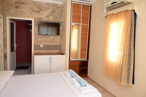 Quarto Clássico com Cama de Casal | Wi-fi grátis