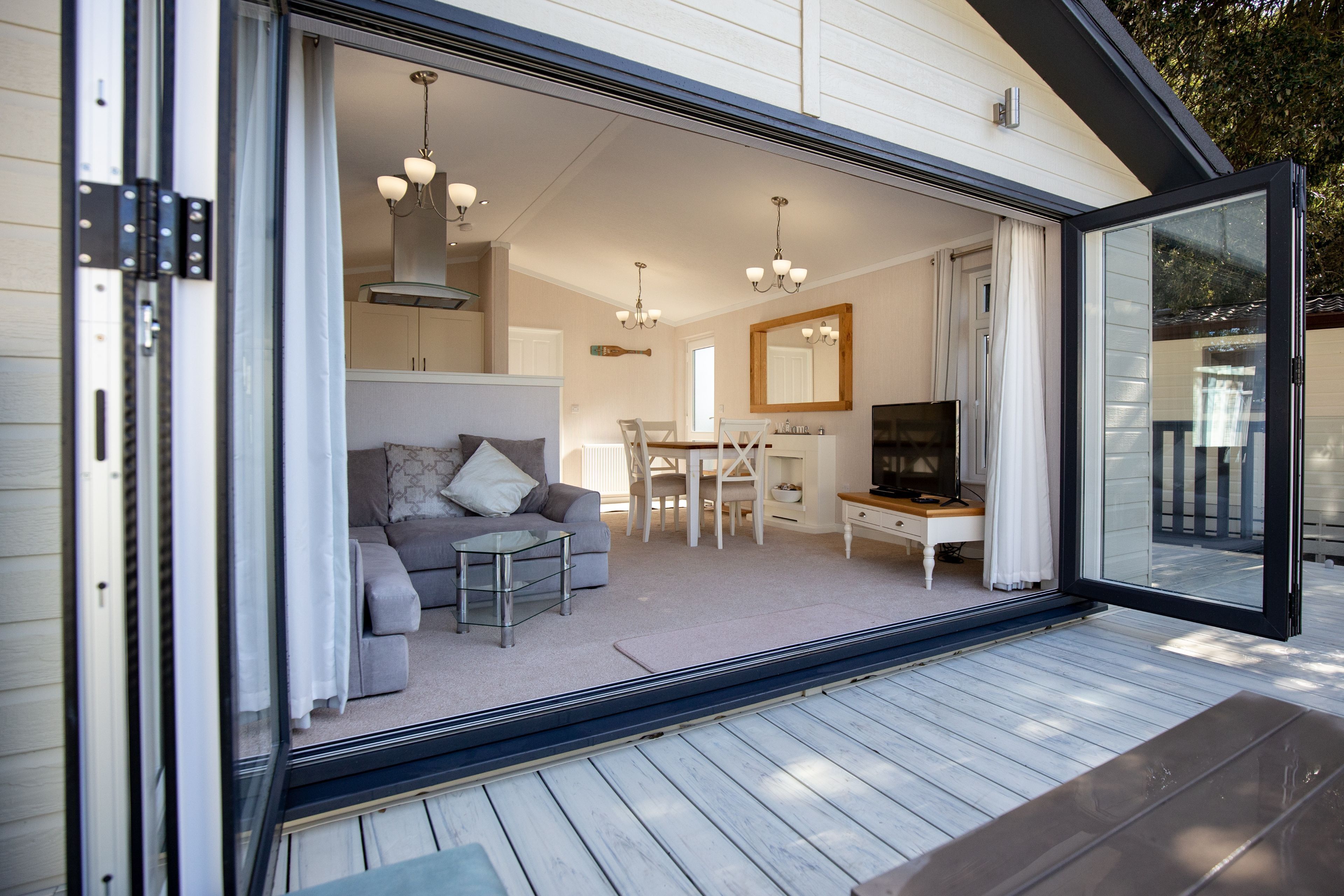 Flip Flops - A Luxury Lodge By The Beach On Sandhills Holiday Park, Mudeford - Mudeford