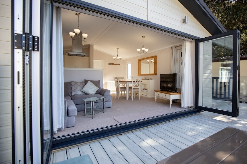 Flip Flops - A Luxury Lodge By The Beach On Sandhills Holiday Park, Mudeford - New Forest