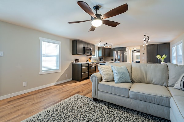 Superstition Vista - 3 Bedroom 2 Bath - Large Lot - Arizona