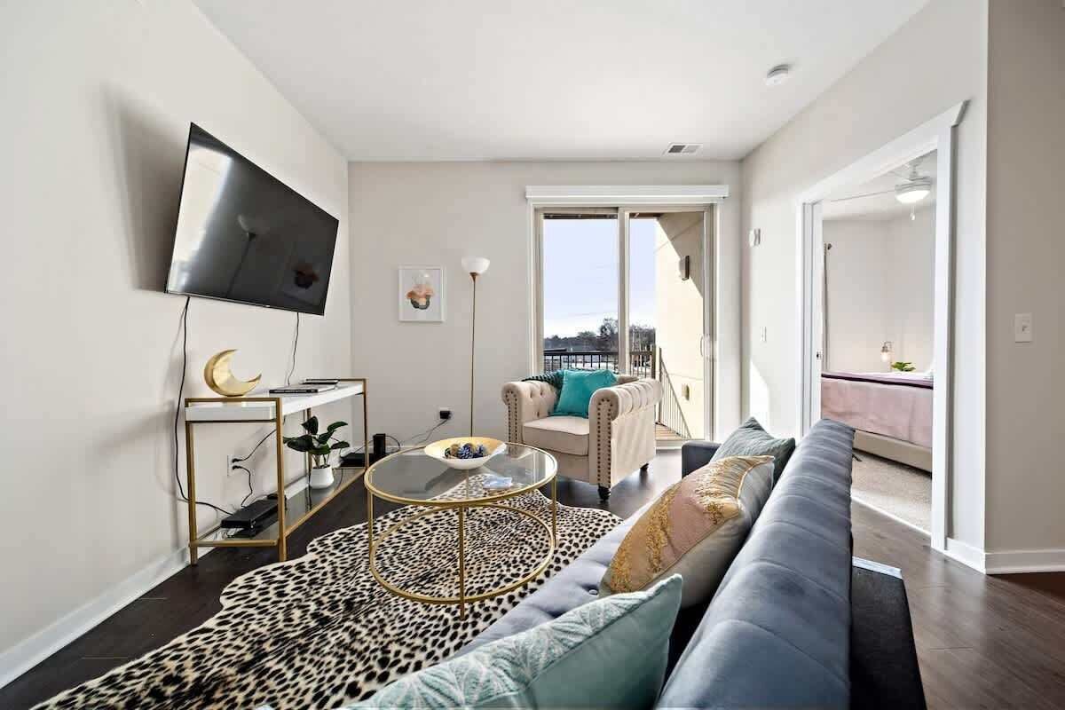 Charming Trailside Condo Near Downtown Tc - Traverse City, MI