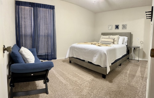 Newly Renovated Home With Outdoor Patio Minutes From Entertainment - Oklahoma City, OK
