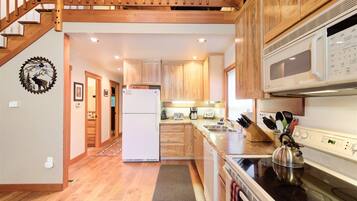 Cabine (Elk House) | Exterior
