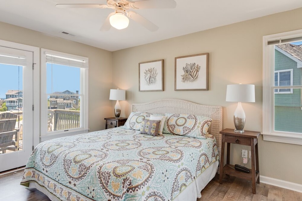 Belle Haven: Community Pool, Private Hot Tub, Elevator, Rec Room W/ Pool Table - Manteo, NC