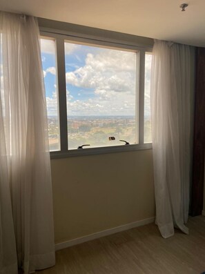 Quarto Comfort | Cofre no quarto, Wi-fi grátis