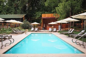 Piscina exterior sazonal 