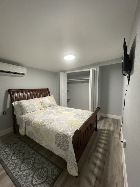 Few Blocks From Raymond James Stadium, Few Blocks From St Joseph Hospital . - Tampa, FL