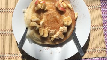 Café da manhã para viagem grátis todos os dias