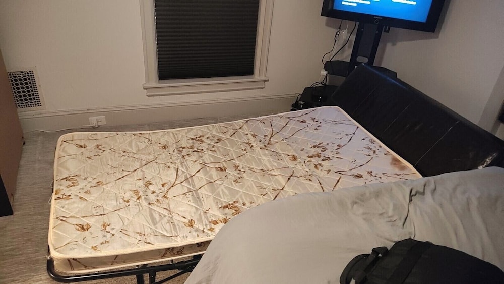 Fantastic Updated Apartment With Parking - Villanova, PA