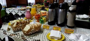 Pequeno-almoço tipo buffet diário incluído 