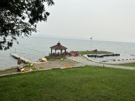 Harbourview Cabin | Vista para o lago