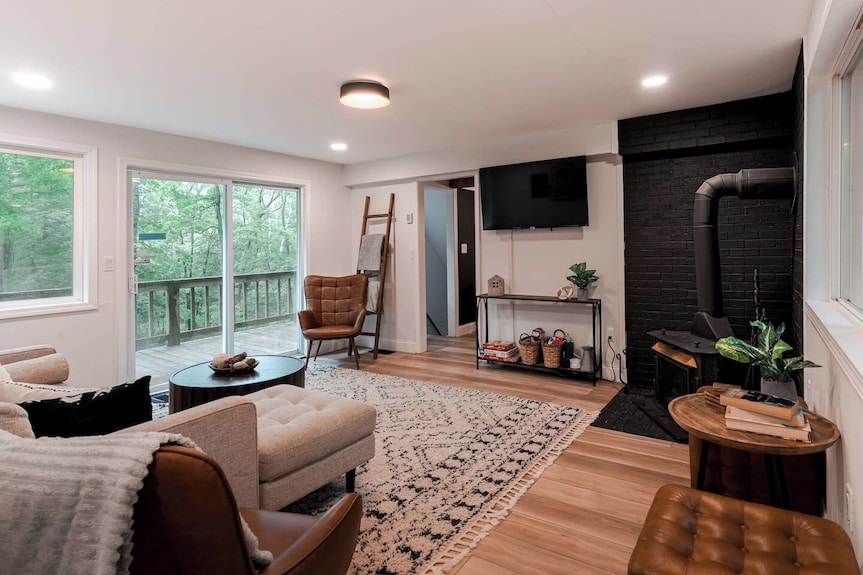Wraparound Deck | Dogfriendly | Hottub | Gameloft - Laurelville, OH