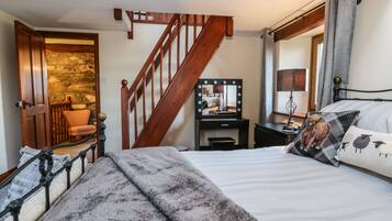 Casa de Campo | 4 quartos, com decoração personalizada, com mobília individualizada