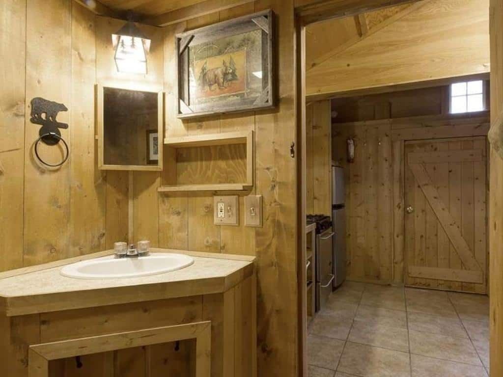 Comfortable Cabin Next To Yellowstone National Park - Cooke City-Silver Gate, MT