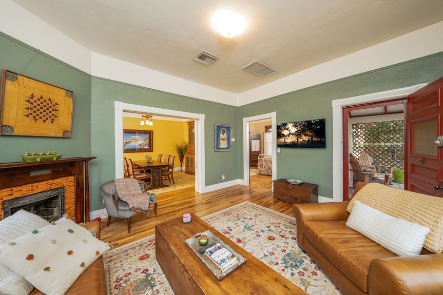 Beautifully Furnished Historic Home With Heated Pool Close To Downtown Tucson. - UNIVERSITY OF ARIZONA, Tucson