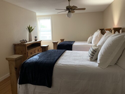Breakfast Included - Lone Star Suite - Schmitz B&b - New Braunfels, TX
