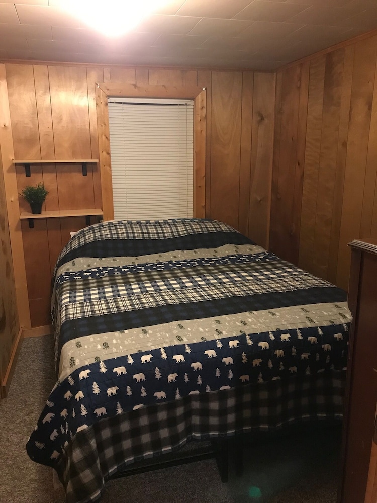 Cozy Getaway By Crooked Lake. Steps To The Boat Launch - Mountain, WI