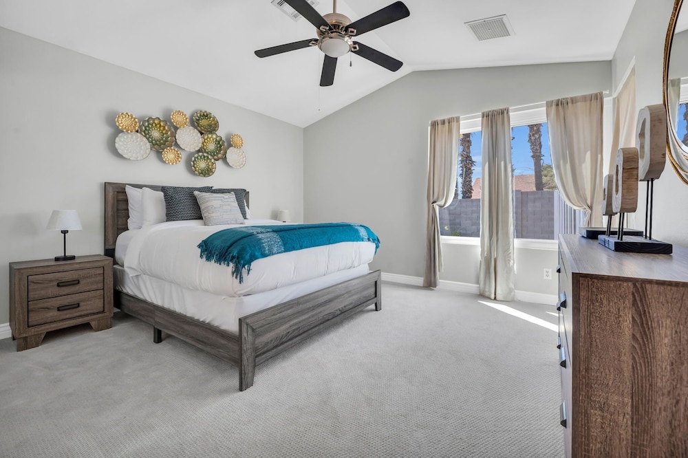 Phoenix Gem-modern-pool-bbq-pet Friendly-yard - Phoenix, AZ
