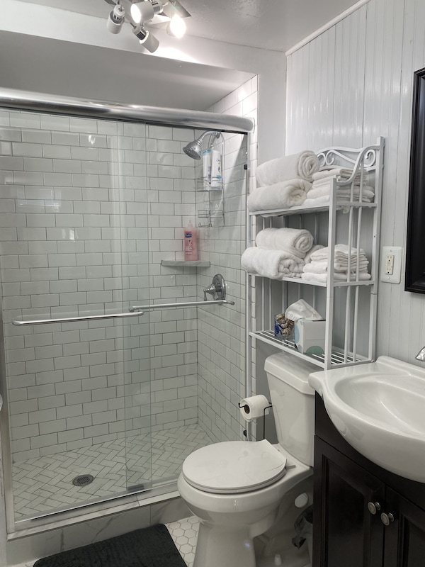 Newly Remodeled 1 Bedroom Studio...clean & Quiet. - Cheyenne, WY