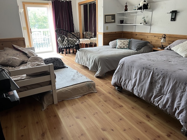 Stirling's - Farm Stay Hosted By Diane. Dogs And Chickens On The Property - Lake Maria State Park, Monticello