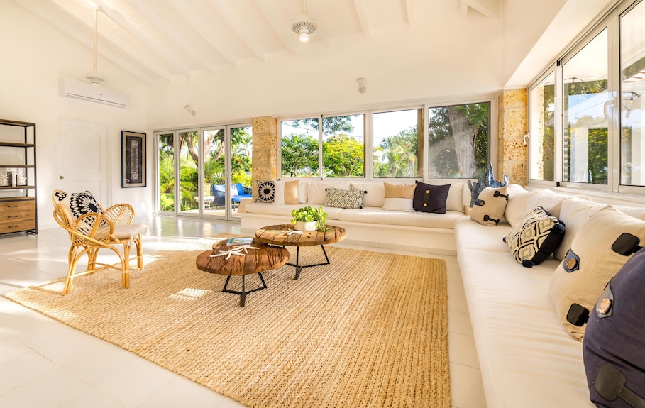 Centrally Located Renovated Luxury Villa Free Breakfast Service / Hotel Partner - La Romana