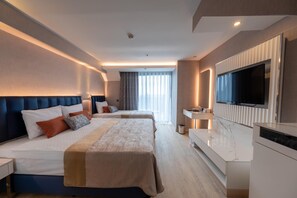 Roupa de alta qualidade, minibar grátis, cofre no quarto, Wi-fi grátis 