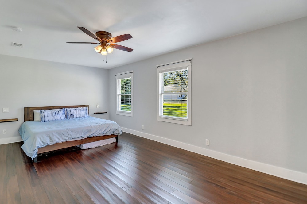 Modern 3 Br Bungalow Sleep 8, Family/pet Friendly, 15 Min From Downtown/outlets - Savannah, GA