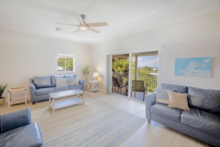 Gertrude's Siesta | Ocean-views, Pool, 1-2 Min Walk To Beach, Covered Patio, Private Elevator! - Siesta Key, FL