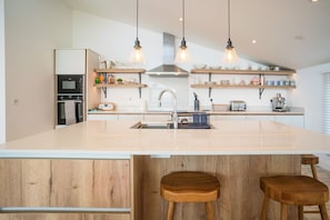 Casa de Campo | Cozinha privada | Um frigorífico, uma máquina de lavar louça, uma chaleira elétrica